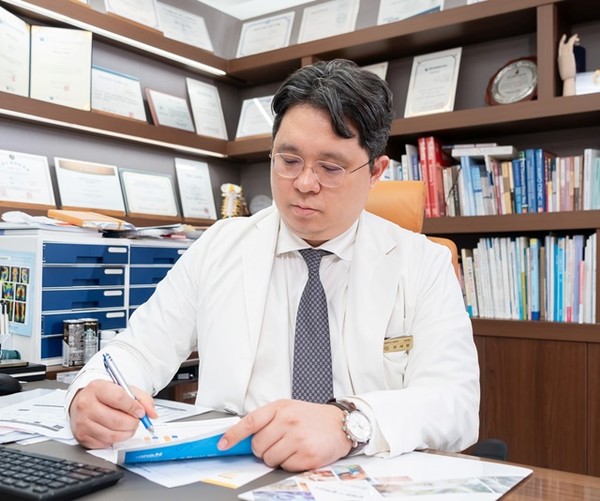 까다로운 내과 질환인 류마티스 관절염, 어떻게 치료해야 할까?