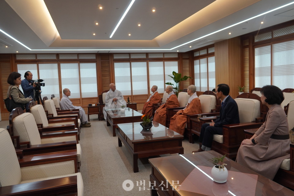 한마음선원, 산불 피해 복구 위해 5786만원 모연